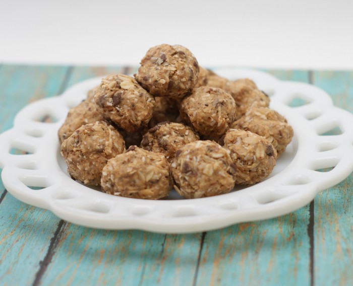 No Bake Peanut Butter Chocolate Chip Energy Bites Recipe - Clever Pink ...