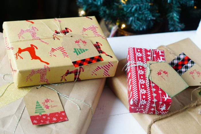 Easy & Inexpensive Rustic Christmas Gift Wrapping Ideas - Clever Pink ...